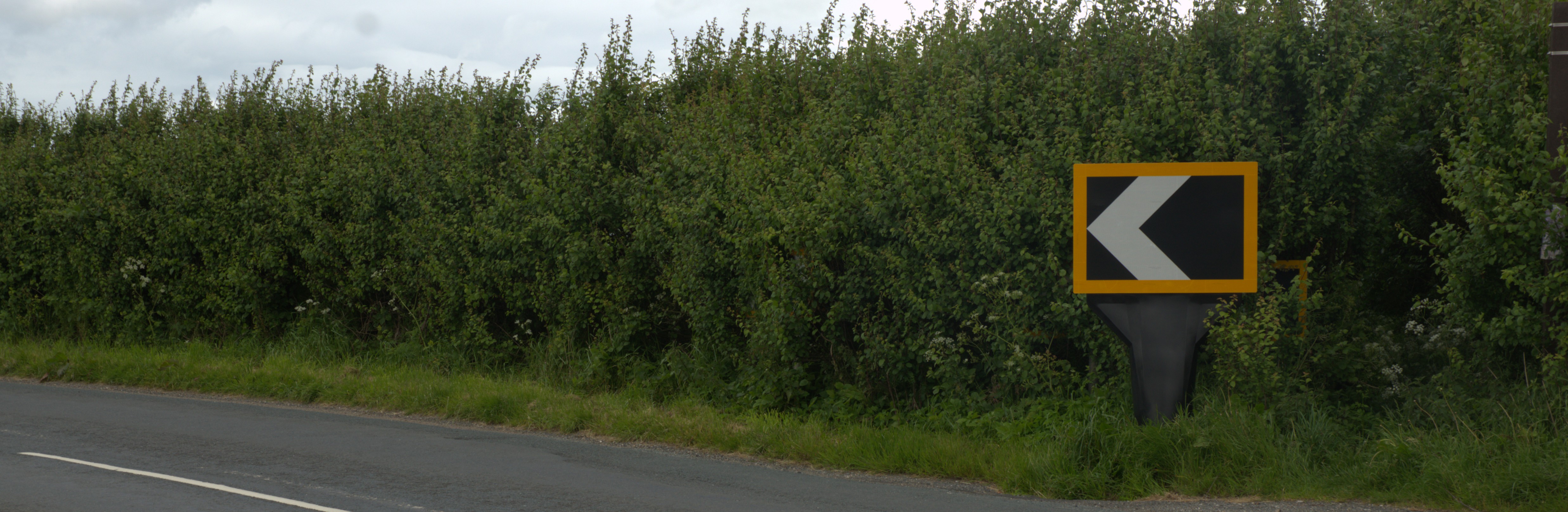 Navigating Safety: Choosing the Right Chevron Road Safety Sign for Your ...