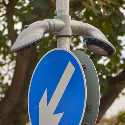 Lumino City™ LED Traffic Sign Light with Free Delivery* - Glasdon UK